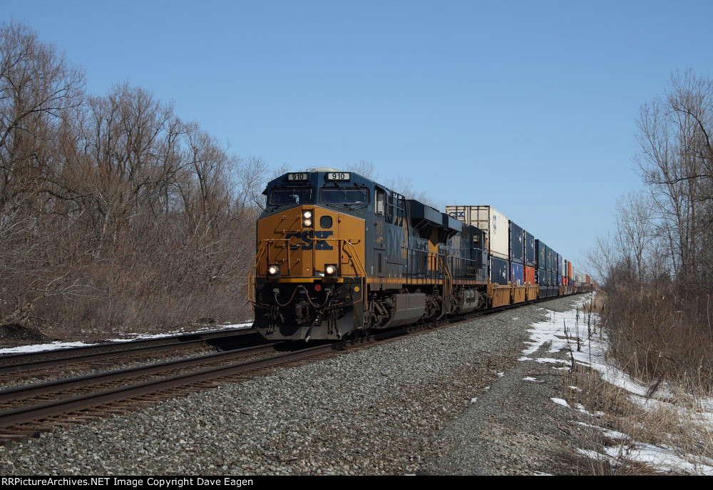 CSX 910
